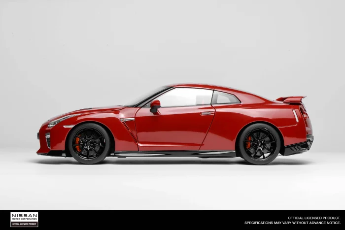 MH 1:18 Nissan GT-R (R35) Track Edition Vibrant Red | M83511