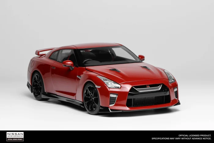 MH 1:18 Nissan GT-R (R35) Track Edition Vibrant Red | M83511