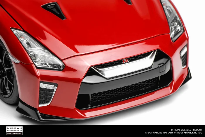 MH 1:18 Nissan GT-R (R35) Track Edition Vibrant Red | M83511