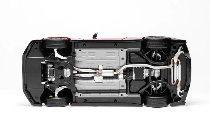 MH 1:18 Nissan GT-R NISMO (R35) Special Edition 2022 Vibrant Red | M83527