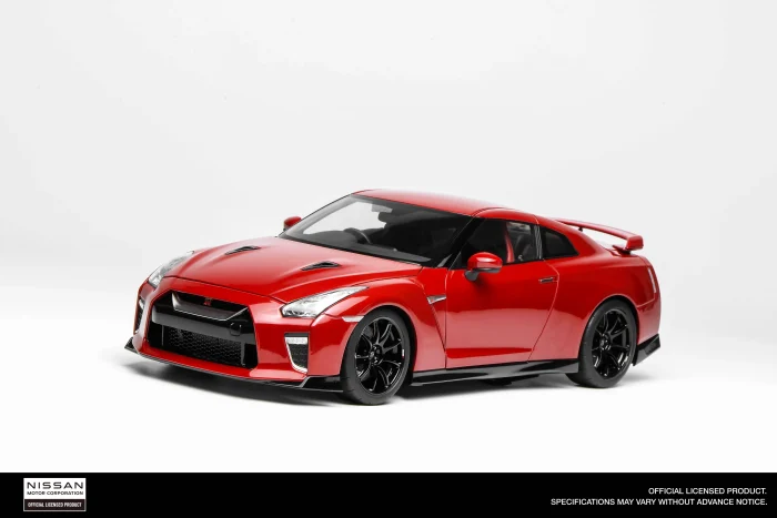 MH 1:18 Nissan GT-R (R35) Track Edition Vibrant Red | M83511