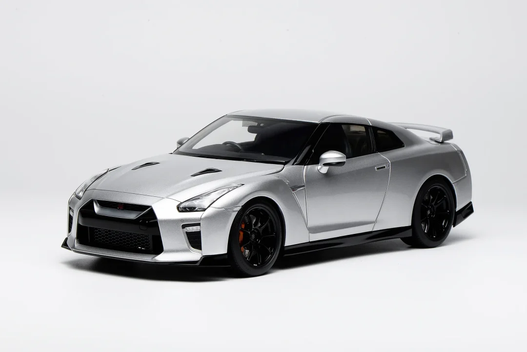 MH 1:18 Nissan GT-R(R35) Ultimate Metal Silver Track Edition 2020